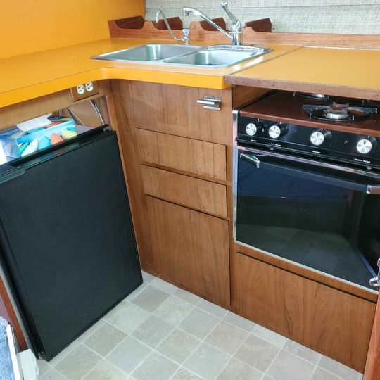 1976 Reinell Cabin Cruiser/Command Bridge - Yellowknife Powerboats ...